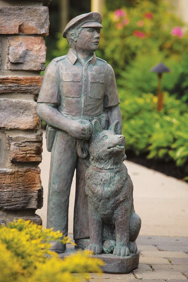 Law Enforcement and K9 Statue – Southern Idaho Landscape Center